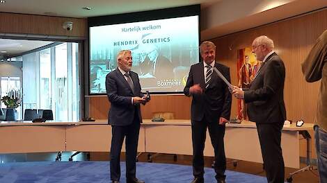 Erepenning van Boxmeer voor oprichter Hendrix Genetics uit Ospel ...